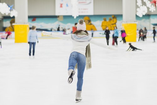 L'apprentissage du patin à glace en EPS à l'école sur le territoire